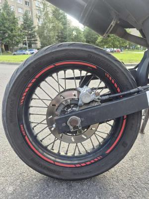 Black Yamaha WR 125X 2010 in Kaunas, with an engine capacity of 0.13 L and mileage of 30 thousand km for 1950 €, photo 5 on AUTOMOTO.COM.LV
