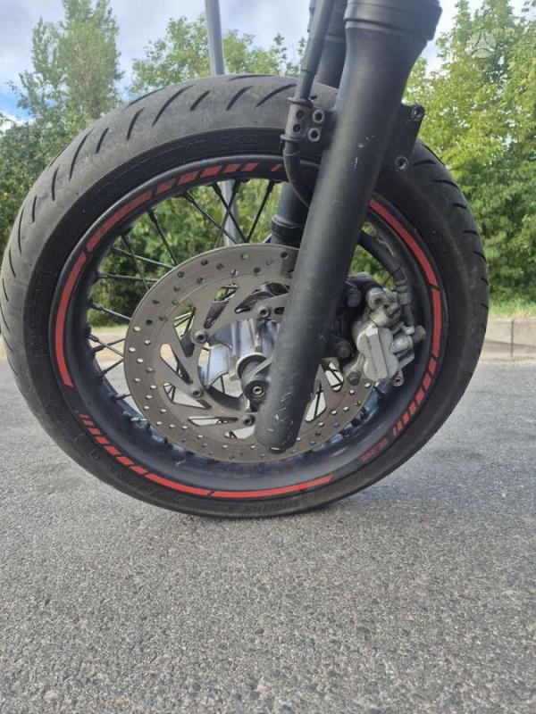 Black Yamaha WR 125X 2010 in Kaunas, with an engine capacity of 0.13 L and mileage of 30 thousand km for 1950 €, photo 6 on AUTOMOTO.COM.LV