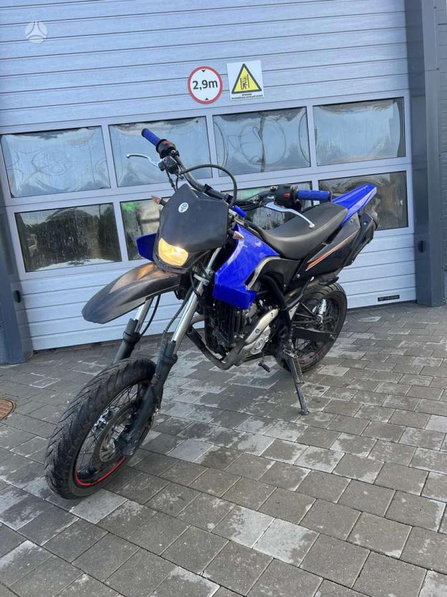 Black Yamaha WR 125X 2010 in Vilnius, with an engine capacity of 0.13 L and mileage of 56 thousand km for 1199 €, photo 3 on AUTOMOTO.COM.LV