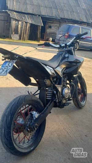 Melns Yamaha WR 125X 2011 Skuodas, ar dzinēja tilpumu 0.13 L un nobraukumu 54 tūkst. km par 2000 €, foto 6 vietnē AUTOMOTO.COM.LV