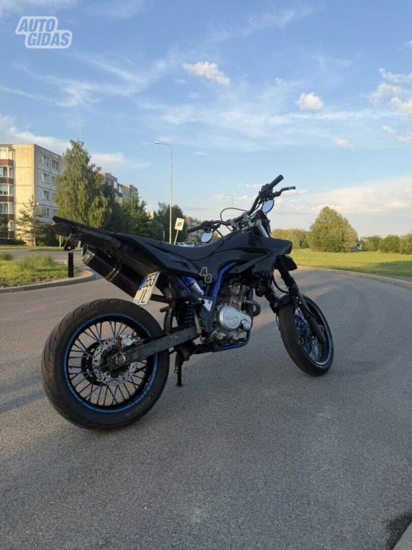 Melns Yamaha WR 125X 2013 Panevēža, ar dzinēja tilpumu 0.13 L un nobraukumu 56 tūkst. km par 1250 €, foto 3 vietnē AUTOMOTO.COM.LV