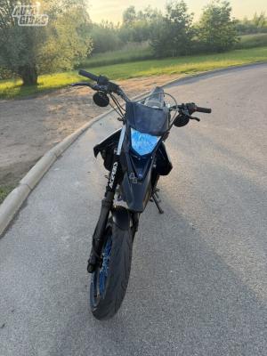 Melns Yamaha WR 125X 2013 Panevēža, ar dzinēja tilpumu 0.13 L un nobraukumu 56 tūkst. km par 1250 €, foto 4 vietnē AUTOMOTO.COM.LV
