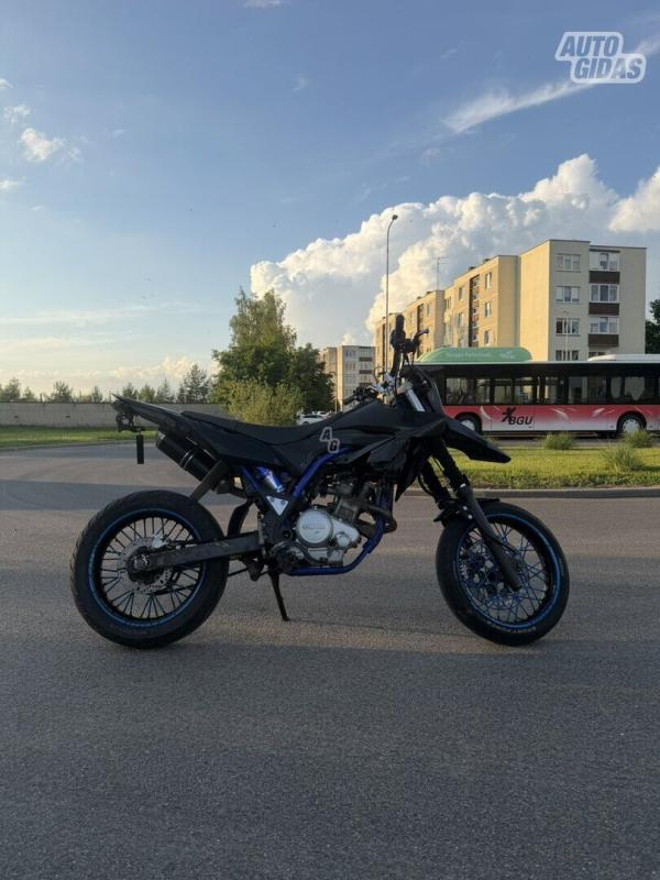 Melns Yamaha WR 125X 2013 Panevēža, ar dzinēja tilpumu 0.13 L un nobraukumu 56 tūkst. km par 1250 €, foto 5 vietnē AUTOMOTO.COM.LV