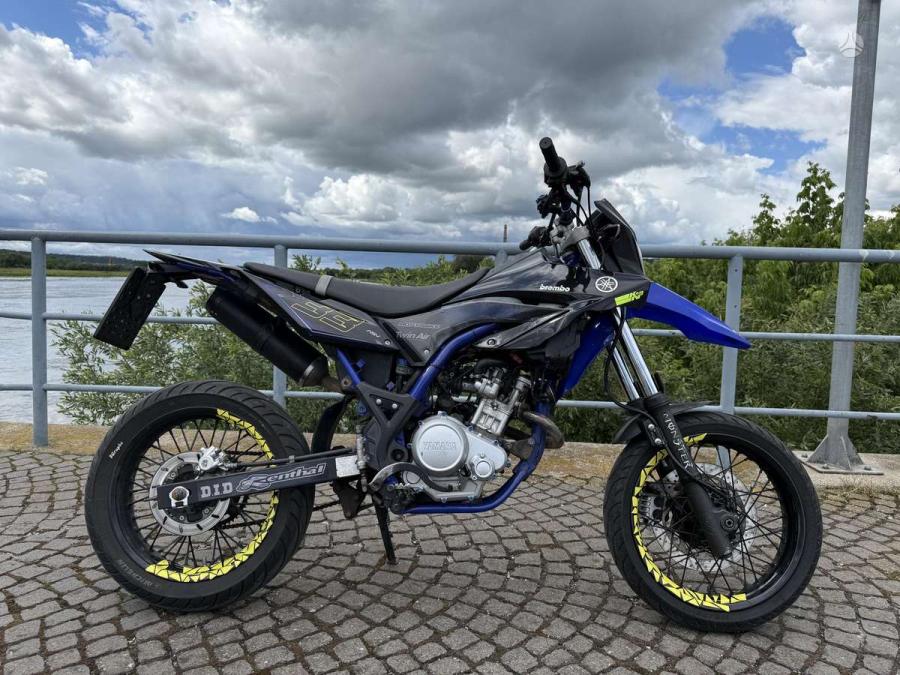 Черный Ямаха WR 125X 2014 в Каунас, объемом двигателя 0.13 л и пробегом 35 тыс. км за 1999 €, фото 3 на AUTOMOTO.COM.LV
