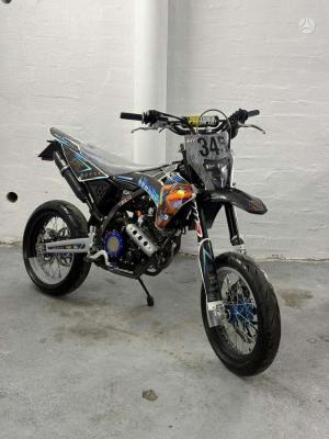 Черный Ямаха WR 125X 2021 в Мариямполе, объемом двигателя 0.13 л и пробегом 5 тыс. км за 2949 €, фото  на AUTOMOTO.COM.LV