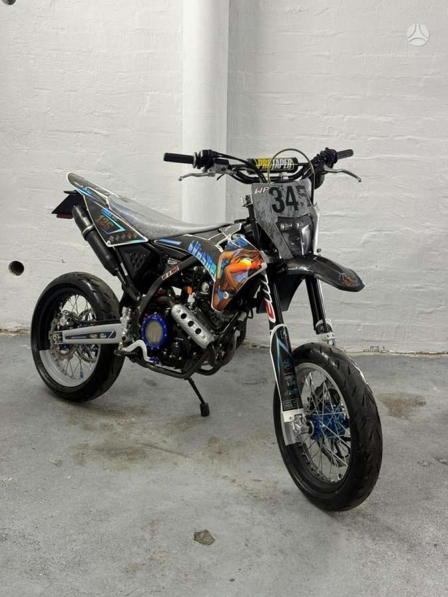 Black Yamaha WR 125X 2021 in Marijampole, with an engine capacity of 0.13 L and mileage of 5 thousand km for 2949 €, photo 1 on AUTOMOTO.COM.LV