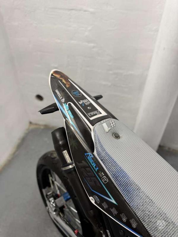Black Yamaha WR 125X 2021 in Marijampole, with an engine capacity of 0.13 L and mileage of 5 thousand km for 2949 €, photo 9 on AUTOMOTO.COM.LV