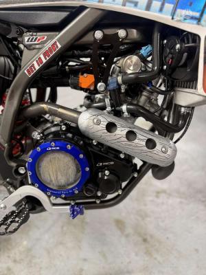Black Yamaha WR 125X 2021 in Marijampole, with an engine capacity of 0.13 L and mileage of 5 thousand km for 2949 €, photo 12 on AUTOMOTO.COM.LV