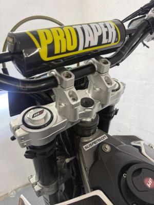 Black Yamaha WR 125X 2021 in Marijampole, with an engine capacity of 0.13 L and mileage of 5 thousand km for 2949 €, photo 19 on AUTOMOTO.COM.LV
