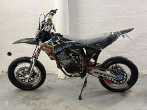 Black Yamaha WR 125X 2021 in Marijampole, with an engine capacity of 0.13 L and mileage of 5 thousand km for 2949 €, photo 20 on AUTOMOTO.COM.LV