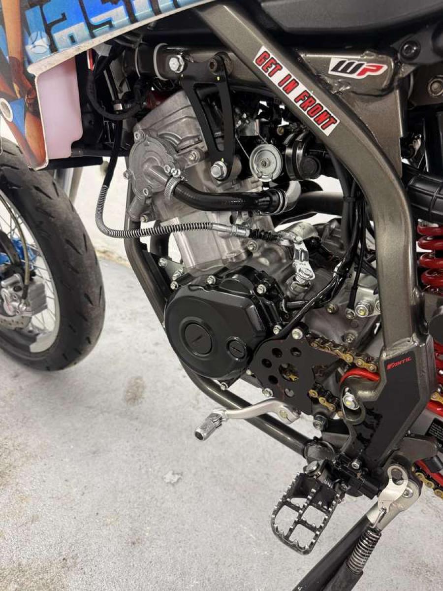 Black Yamaha WR 125X 2021 in Marijampole, with an engine capacity of 0.13 L and mileage of 5 thousand km for 2949 €, photo 22 on AUTOMOTO.COM.LV