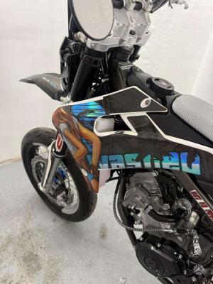 Black Yamaha WR 125X 2021 in Marijampole, with an engine capacity of 0.13 L and mileage of 5 thousand km for 2949 €, photo 24 on AUTOMOTO.COM.LV