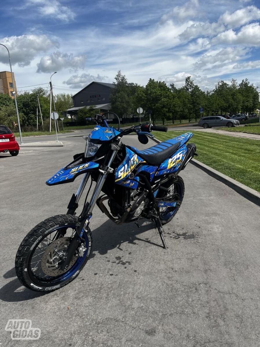 Zils Yamaha WR 125X 2011 Viļņa, ar dzinēja tilpumu 0.13 L un nobraukumu 41 tūkst. km par 2650 €, foto 4 vietnē AUTOMOTO.COM.LV