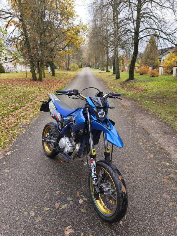 Blue Yamaha WR 125X 2011 in Panevezys, with an engine capacity of 0.13 L and mileage of 65 thousand km for 2200 €, photo 2 on AUTOMOTO.COM.LV