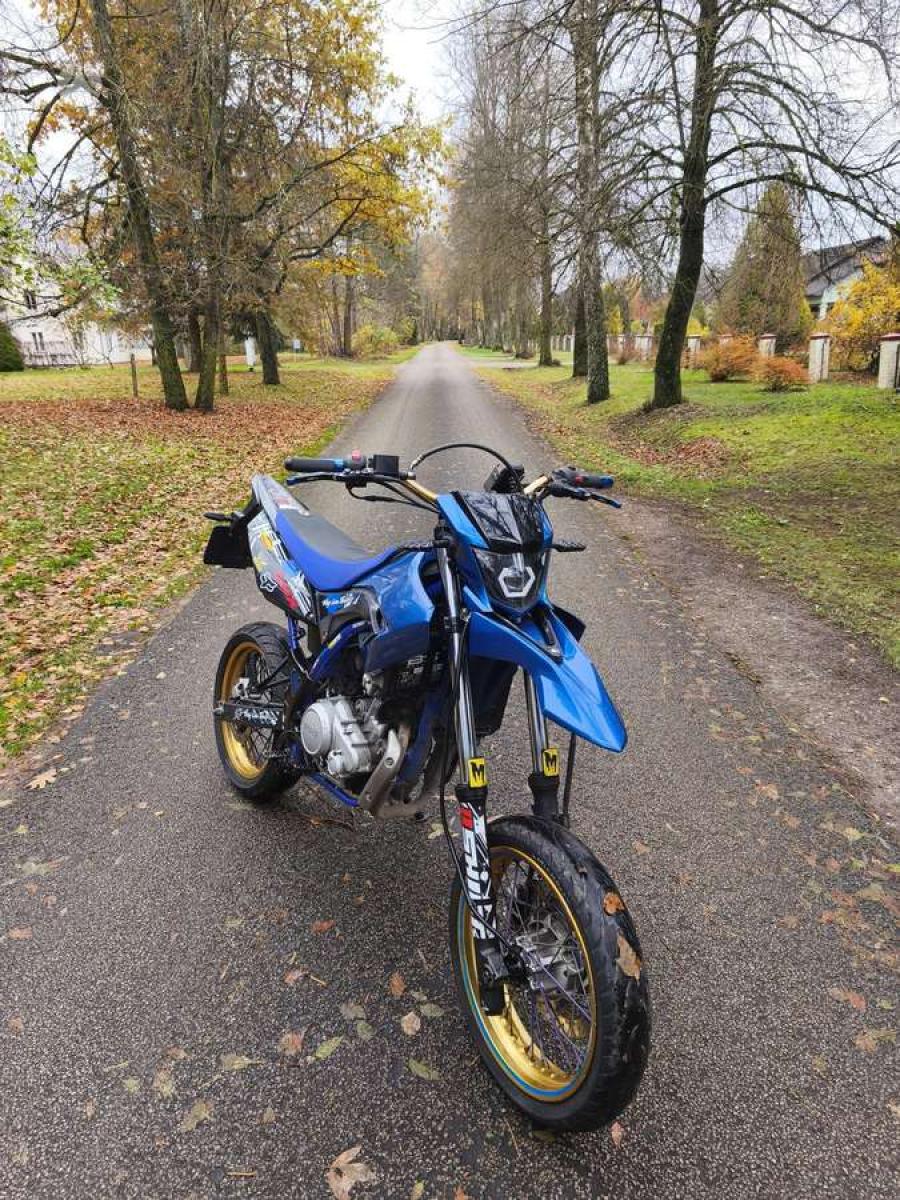 Blue Yamaha WR 125X 2011 in Panevezys, with an engine capacity of 0.13 L and mileage of 65 thousand km for 2200 €, photo 3 on AUTOMOTO.COM.LV