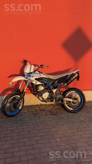 Yamaha WR 125X 2009 in Ogre, with an engine capacity of 0.13 L and mileage of 0 thousand km for 2500 €, photo 4 on AUTOMOTO.COM.LV