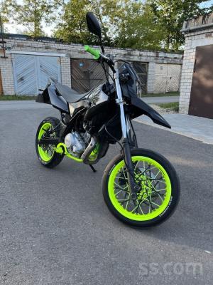Ямаха WR 125X 2009 в Рига, объемом двигателя 0.13 л и пробегом 0 тыс. км за 2200 €, фото  на AUTOMOTO.COM.LV