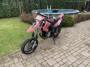 Yamaha WR 125X 2010 in Riga, with an engine capacity of 0.13 L and mileage of 0 thousand km for 3200 €, photo 4 on AUTOMOTO.COM.LV