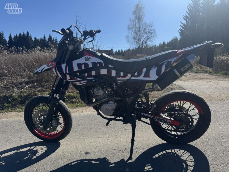 Yamaha WR 125X 2010 Viļņa, ar dzinēja tilpumu 0.13 L un nobraukumu 39 tūkst. km par 2300 €, foto 7 vietnē AUTOMOTO.COM.LV