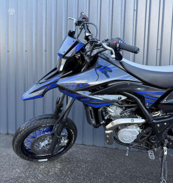 Yamaha WR 125X 2010 in Mazeikiai, with an engine capacity of 0.13 L and mileage of 27 thousand km for 2350 €, photo 6 on AUTOMOTO.COM.LV