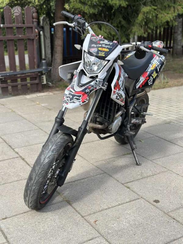 Yamaha WR 125X 2010 in Jonava, with an engine capacity of 0.13 L and mileage of 45 thousand km for 1800 €, photo 1 on AUTOMOTO.COM.LV