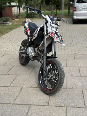 Yamaha WR 125X 2010 in Jonava, with an engine capacity of 0.13 L and mileage of 45 thousand km for 1800 €, photo 5 on AUTOMOTO.COM.LV