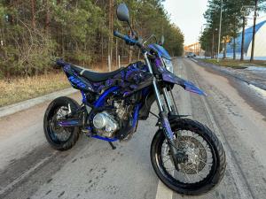 Yamaha WR 125X 2013 Jurbarkas, ar dzinēja tilpumu 0.13 L un nobraukumu 18 tūkst. km par 2650 €, foto  vietnē AUTOMOTO.COM.LV
