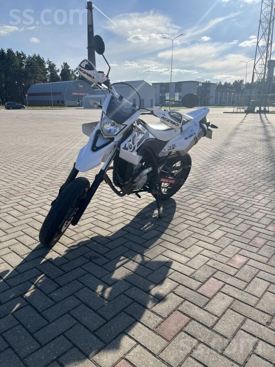 Yamaha WR 125X 2013 in Riga, with an engine capacity of 0.13 L and mileage of 0 thousand km for 2400 €, photo 5 on AUTOMOTO.COM.LV