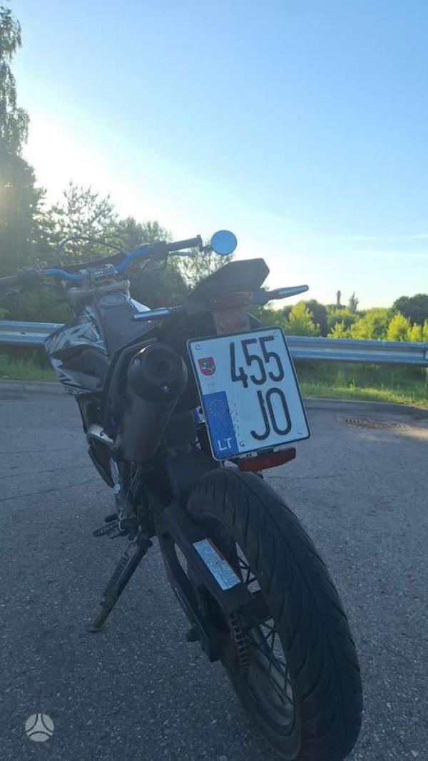 Yamaha WR 125X 2013 in Anyksciai, with an engine capacity of 0.13 L and mileage of 31 thousand km for 2200 €, photo 2 on AUTOMOTO.COM.LV