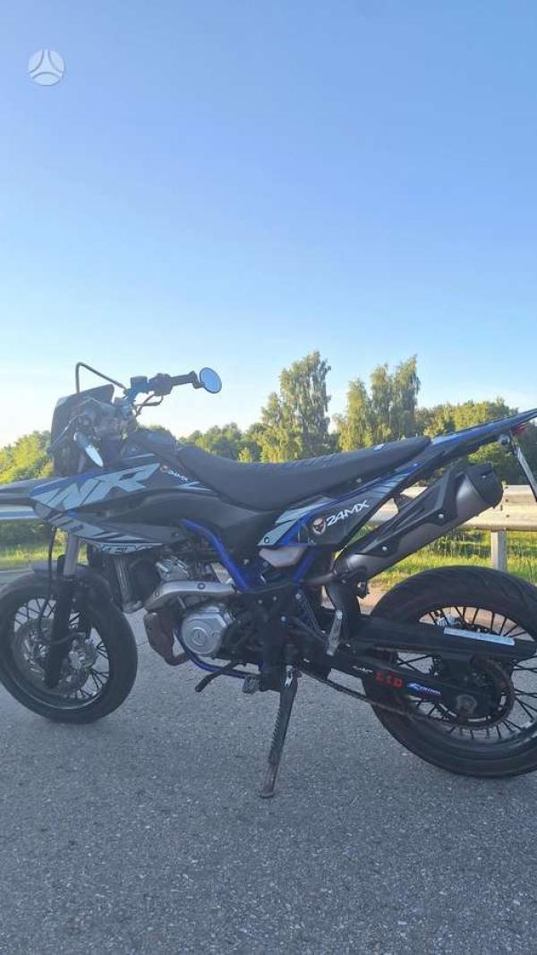 Yamaha WR 125X 2013 in Anyksciai, with an engine capacity of 0.13 L and mileage of 31 thousand km for 2200 €, photo 3 on AUTOMOTO.COM.LV