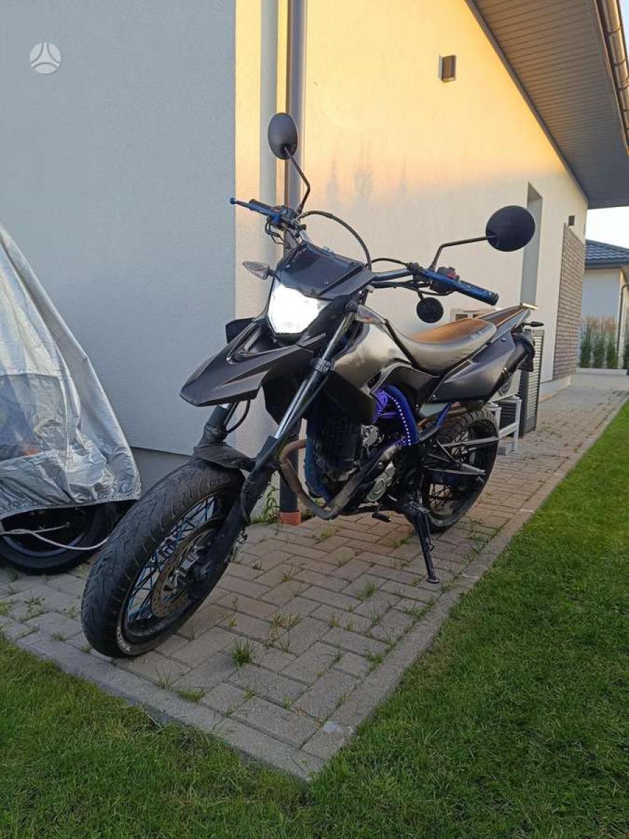 Yamaha WR 125X 2015 in Kaunas, with an engine capacity of 0.13 L and mileage of 29 thousand km for 1750 €, photo 1 on AUTOMOTO.COM.LV