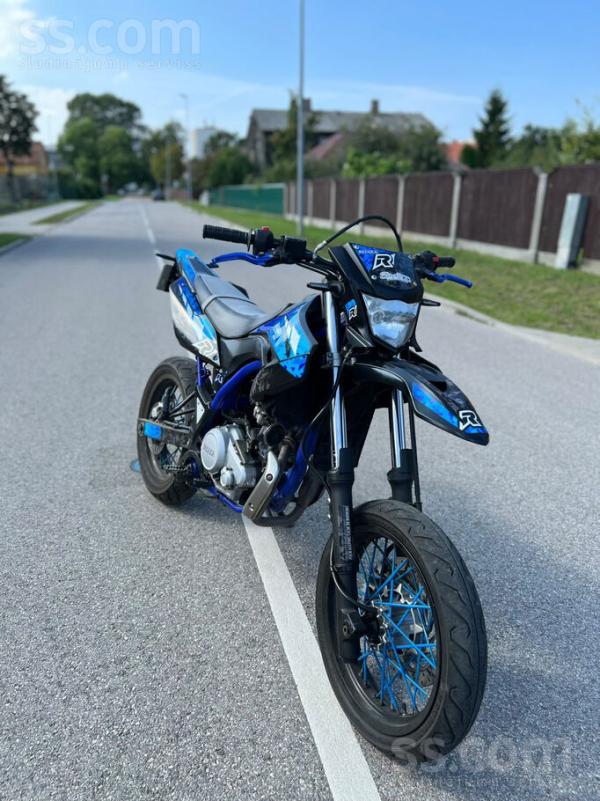 Yamaha WR 125X 2016 in Liepaja, with an engine capacity of 0.13 L and mileage of 0 thousand km for 2750 €, photo 1 on AUTOMOTO.COM.LV