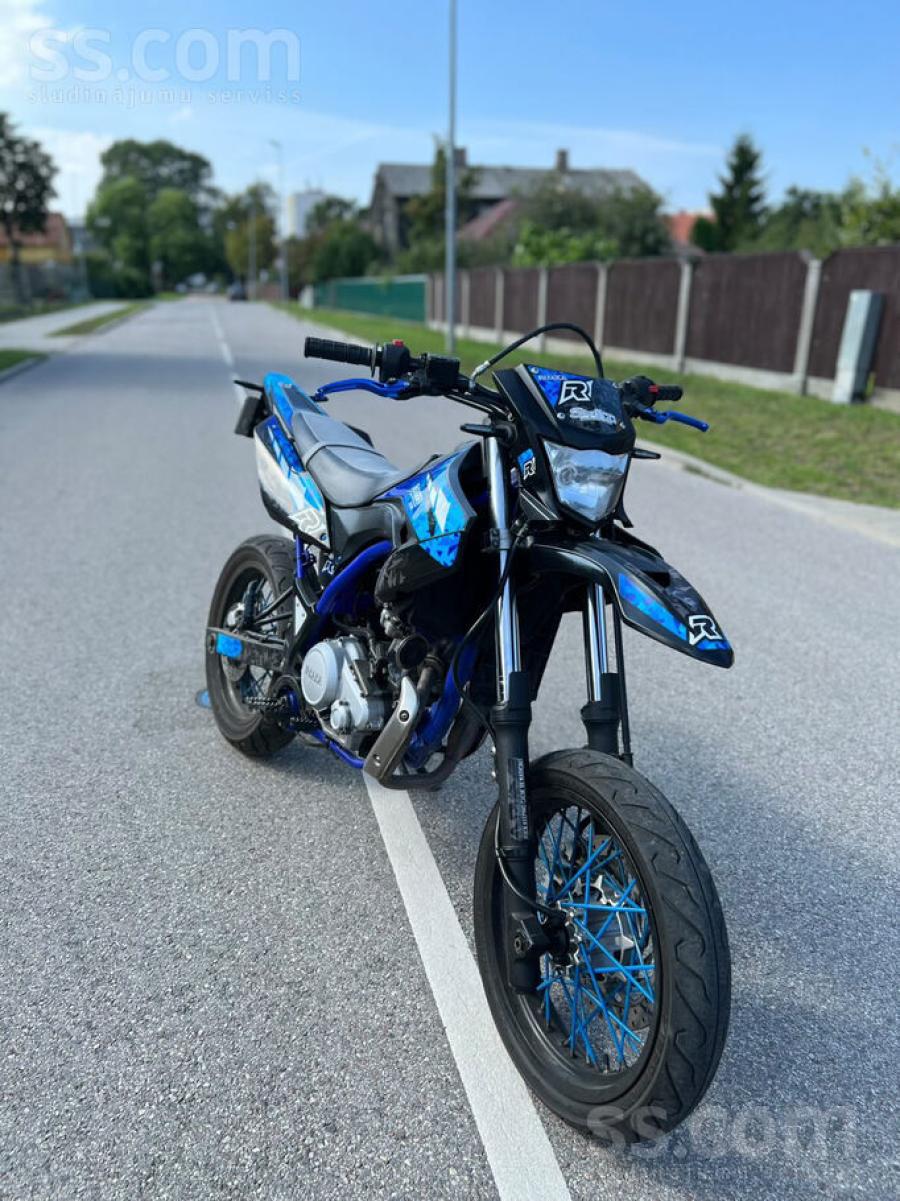 Yamaha WR 125X 2016 in Liepaja, with an engine capacity of 0.13 L and mileage of 0 thousand km for 2750 €, photo 1 on AUTOMOTO.COM.LV