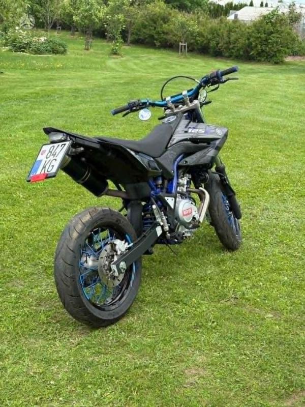 Ямаха WR 125X 2017 в Вильнюс, объемом двигателя 0.13 л и пробегом 18 тыс. км за 2500 €, фото 3 на AUTOMOTO.COM.LV