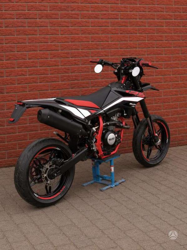Yamaha WR 125X 2019 in Vilkaviskis, with an engine capacity of 0.13 L and mileage of 18 thousand km for 2399 €, photo 3 on AUTOMOTO.COM.LV