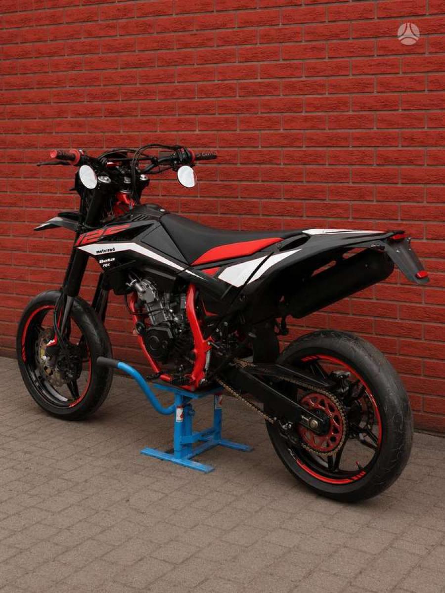 Yamaha WR 125X 2019 in Vilkaviskis, with an engine capacity of 0.13 L and mileage of 18 thousand km for 2399 €, photo 5 on AUTOMOTO.COM.LV