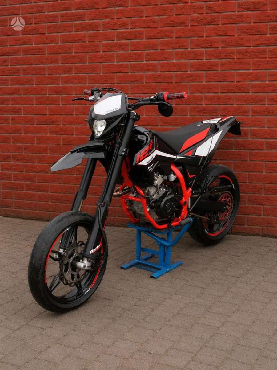 Yamaha WR 125X 2019 in Vilkaviskis, with an engine capacity of 0.13 L and mileage of 18 thousand km for 2399 €, photo 6 on AUTOMOTO.COM.LV