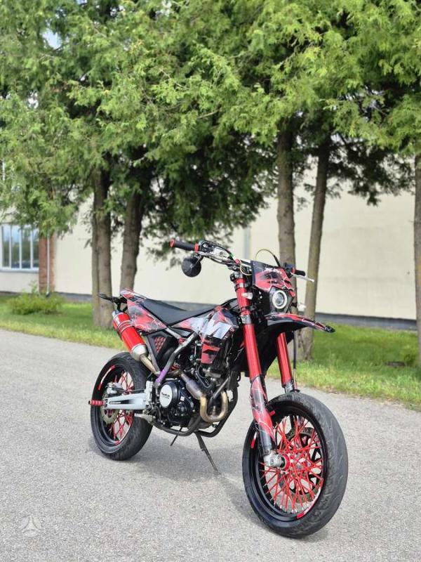 Yamaha WR 125X 2022 in Prienai, with an engine capacity of 0.13 L and mileage of 20 thousand km for 2499 €, photo 1 on AUTOMOTO.COM.LV