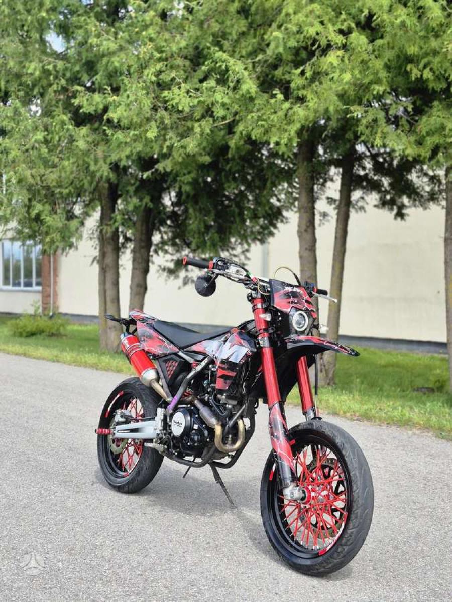 Yamaha WR 125X 2022 in Prienai, with an engine capacity of 0.13 L and mileage of 20 thousand km for 2499 €, photo 1 on AUTOMOTO.COM.LV