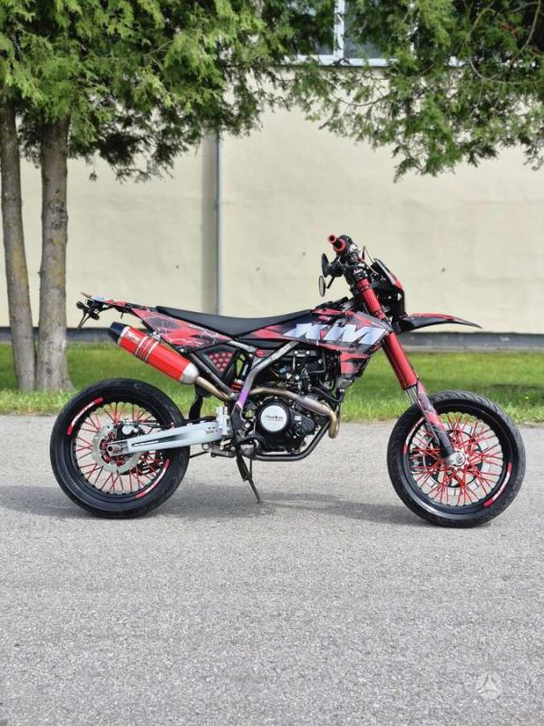 Yamaha WR 125X 2022 in Prienai, with an engine capacity of 0.13 L and mileage of 20 thousand km for 2499 €, photo 2 on AUTOMOTO.COM.LV