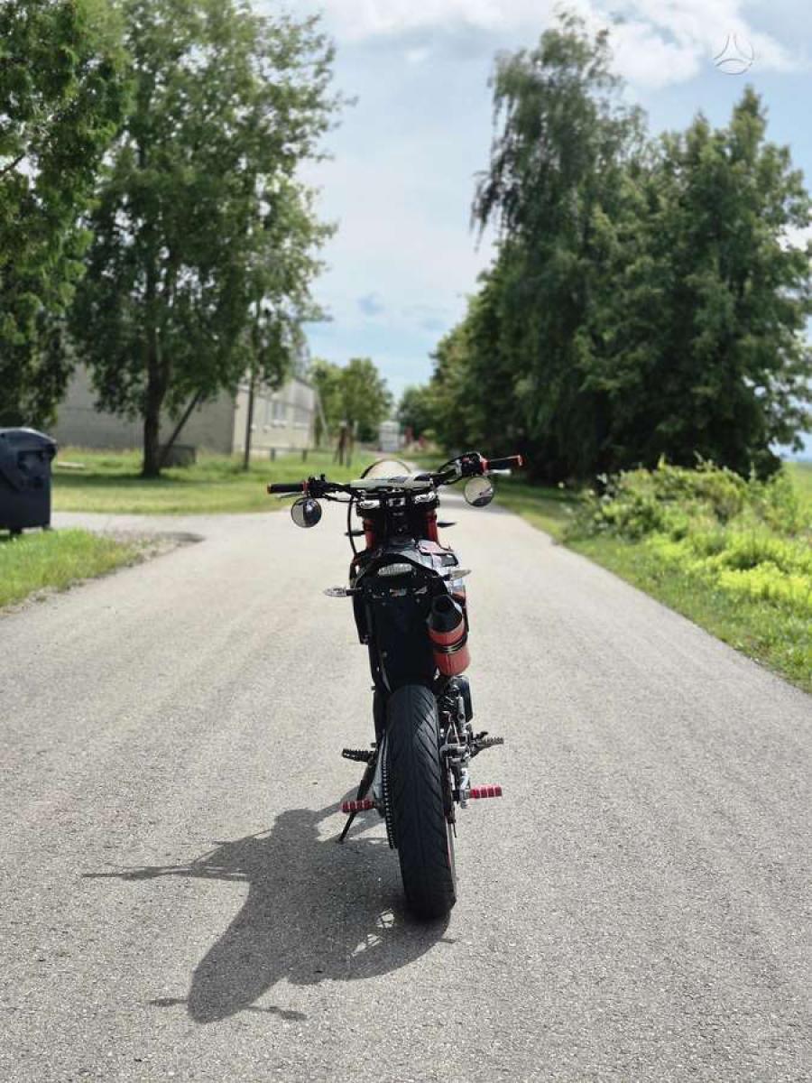 Yamaha WR 125X 2022 in Prienai, with an engine capacity of 0.13 L and mileage of 20 thousand km for 2499 €, photo 5 on AUTOMOTO.COM.LV