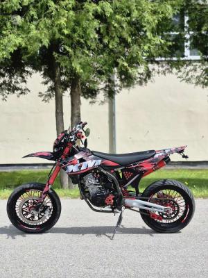Yamaha WR 125X 2022 in Prienai, with an engine capacity of 0.13 L and mileage of 20 thousand km for 2499 €, photo 7 on AUTOMOTO.COM.LV