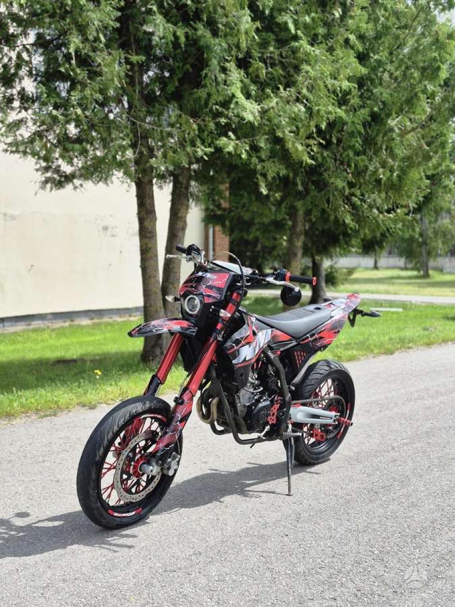 Yamaha WR 125X 2022 in Prienai, with an engine capacity of 0.13 L and mileage of 20 thousand km for 2499 €, photo 8 on AUTOMOTO.COM.LV