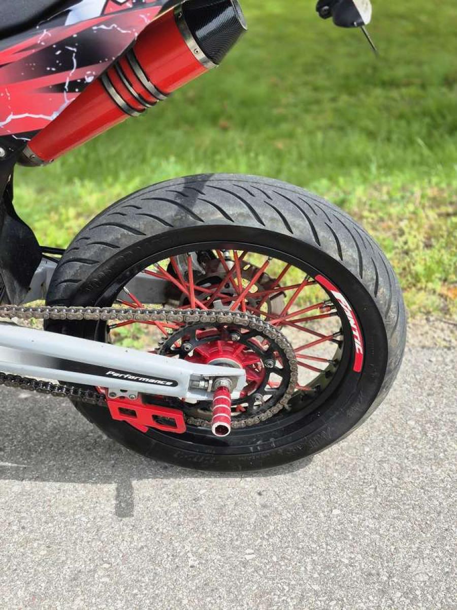 Yamaha WR 125X 2022 in Prienai, with an engine capacity of 0.13 L and mileage of 20 thousand km for 2499 €, photo 17 on AUTOMOTO.COM.LV