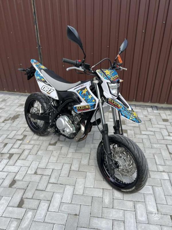Белый Ямаха WR 125X 2011 в Каунас, объемом двигателя 0.13 л и пробегом 22 тыс. км за 1950 €, фото 1 на AUTOMOTO.COM.LV