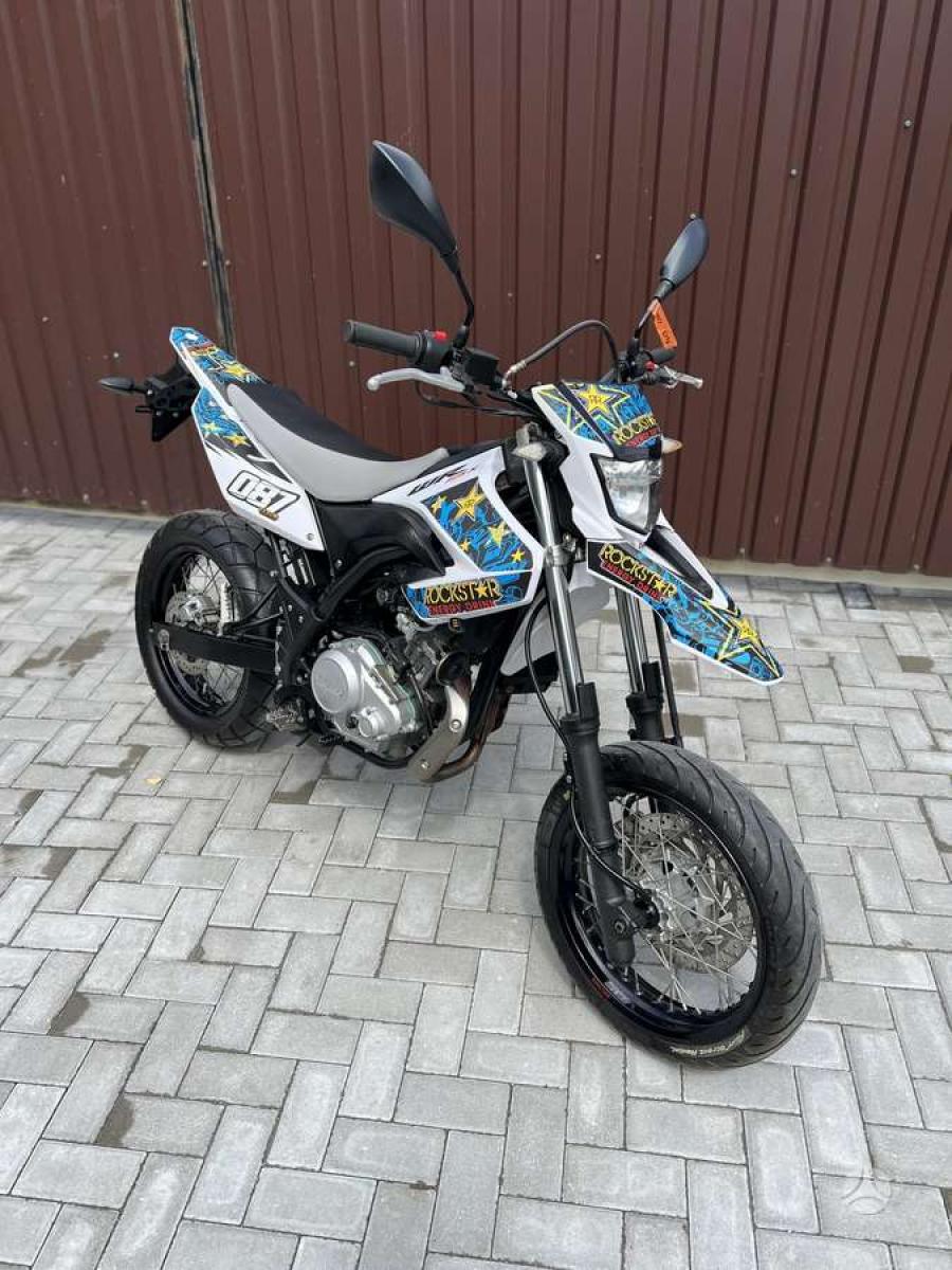 White Yamaha WR 125X 2011 in Kaunas, with an engine capacity of 0.13 L and mileage of 22 thousand km for 1950 €, photo 1 on AUTOMOTO.COM.LV