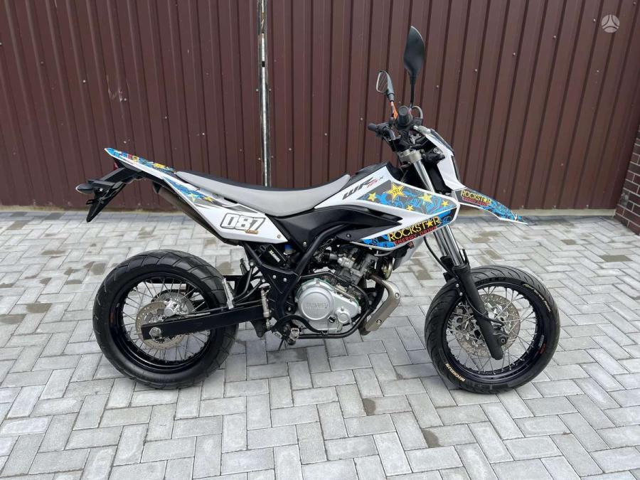 White Yamaha WR 125X 2011 in Kaunas, with an engine capacity of 0.13 L and mileage of 22 thousand km for 1950 €, photo 6 on AUTOMOTO.COM.LV