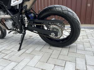 White Yamaha WR 125X 2011 in Kaunas, with an engine capacity of 0.13 L and mileage of 22 thousand km for 1950 €, photo 11 on AUTOMOTO.COM.LV