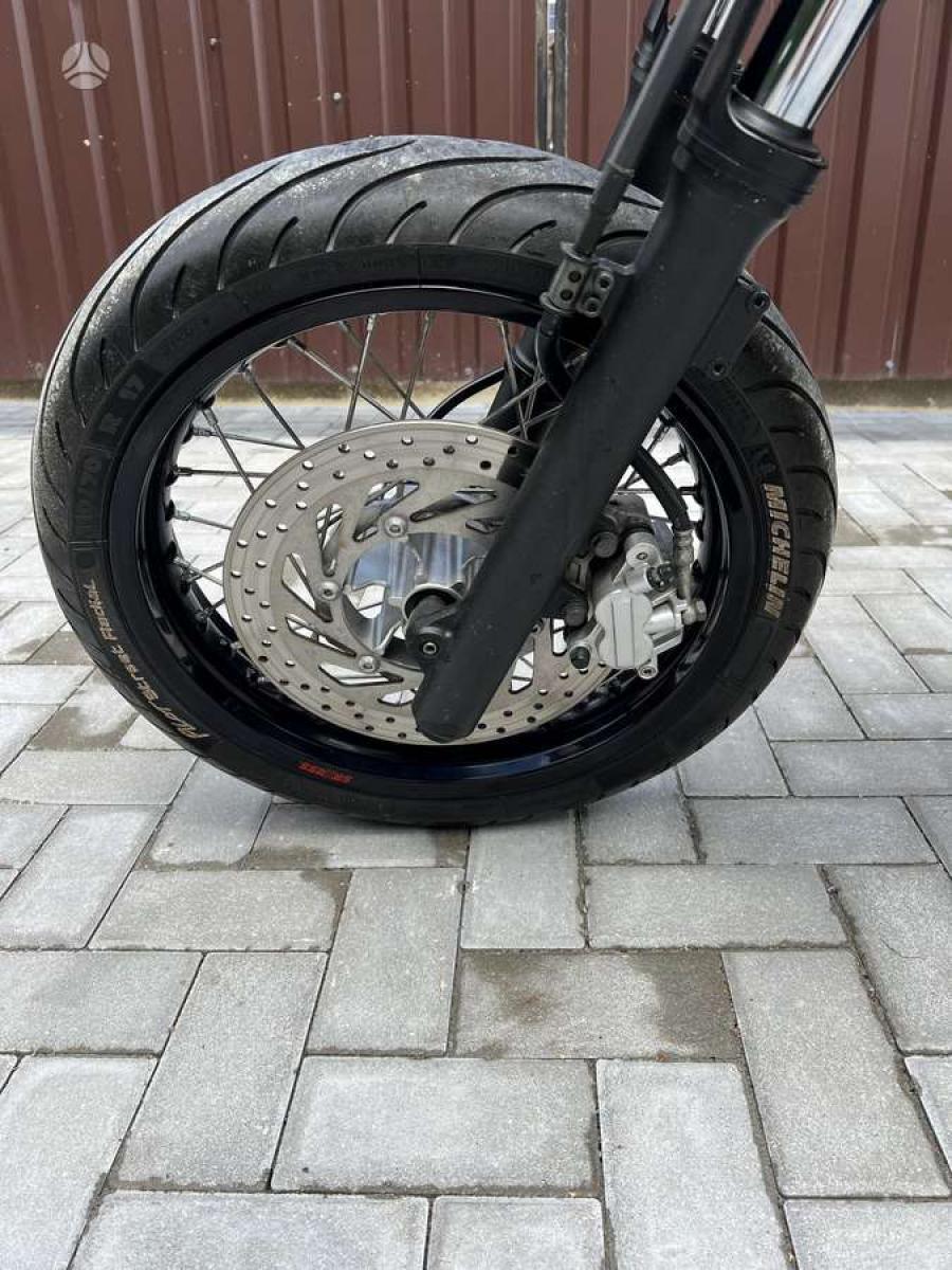 White Yamaha WR 125X 2011 in Kaunas, with an engine capacity of 0.13 L and mileage of 22 thousand km for 1950 €, photo 12 on AUTOMOTO.COM.LV