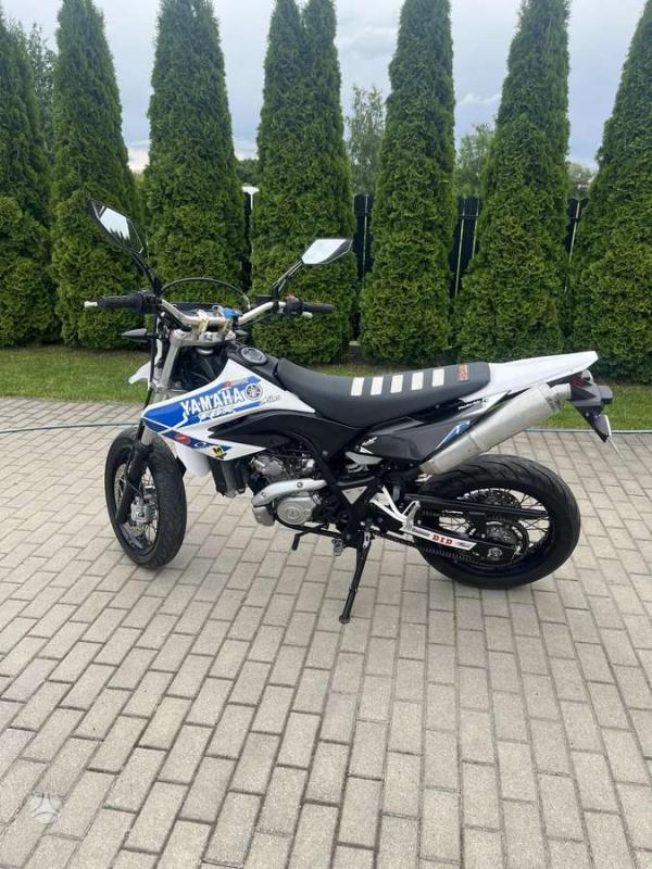 Белый Ямаха WR 125X 2012 в Паневежис, объемом двигателя 0.13 л и пробегом 28 тыс. км за 2100 €, фото 3 на AUTOMOTO.COM.LV